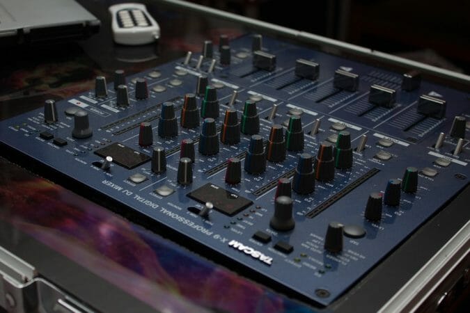 Welcome to DJ Music Geek - The Ultimate Online DJ Resource